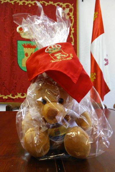 Imposición pañuelo fiestas - Ayuntamiento de Ólvega Imposición pañuelo fiestas - Ayuntamiento de Ólvega